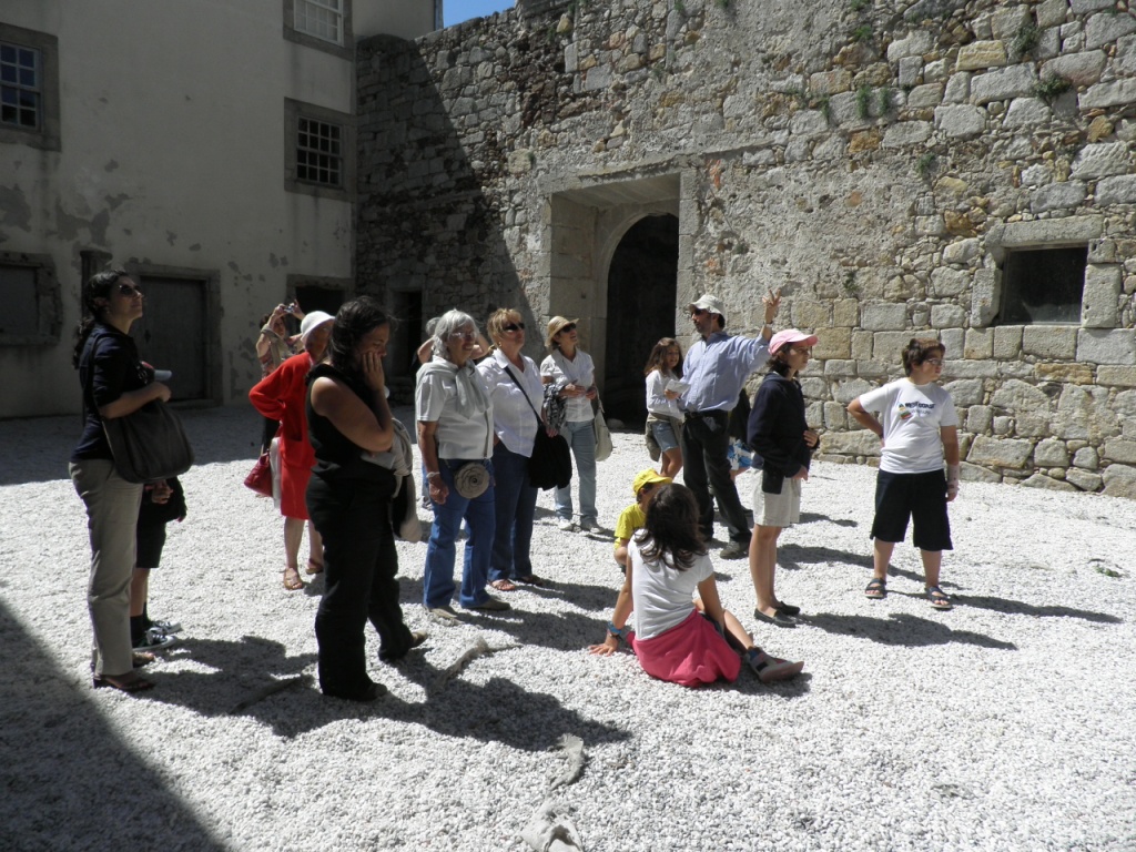 Do Castelo da Foz ao Castelo do Queijo: A Frente Marítima - iPorto